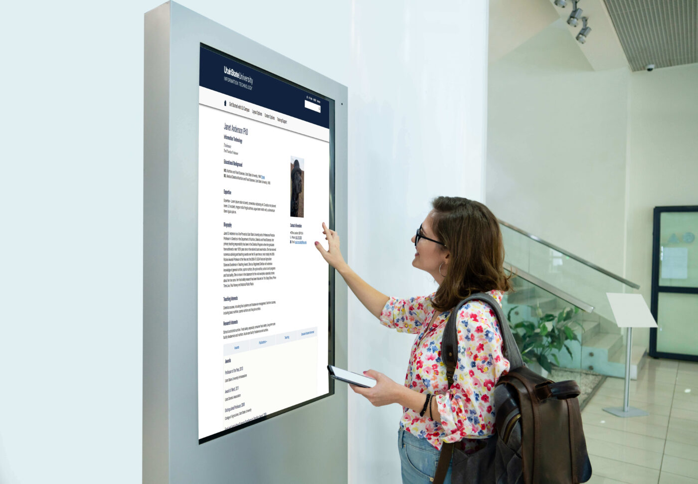 How to Use Signage for Campus | REACH Media Network